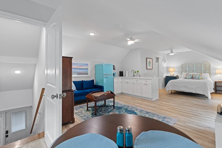 Among The Live Oaks (Midtown- Country Club Pines) - Wilmington, NC