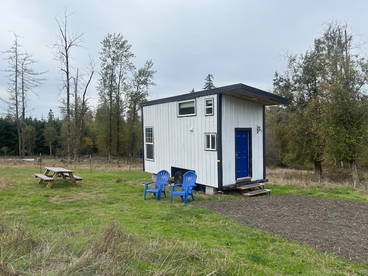 Tiny House Farm Stay Dogs Welcome - Battle Ground Lake State Park, Battle Ground