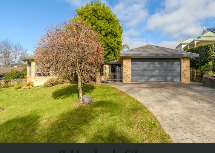Peaceful 4br Getaway In The Heart Of Bethlehem - Tauranga