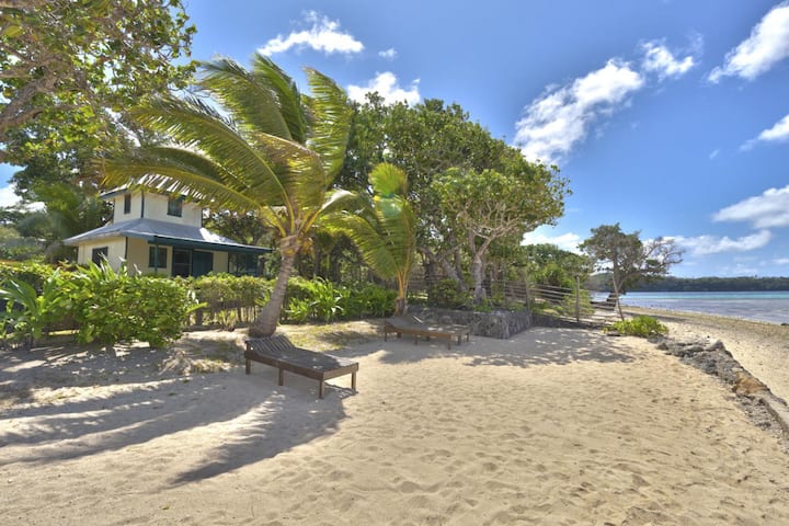 Family Unit At Lucky's Beach - Tonga