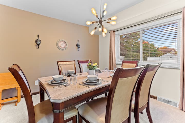 Cozy Home In Clinton Township - Fraser, MI