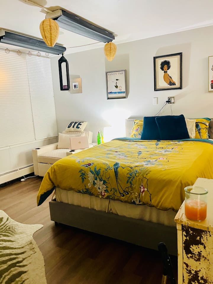 An Art Gallery W/ A Himalayan Salt Room And O2 Bar - Aspen, CO