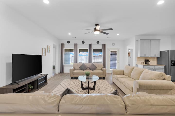 Cozy Rosenberg Home Near Fort Bend Epicenter - Richmond, TX