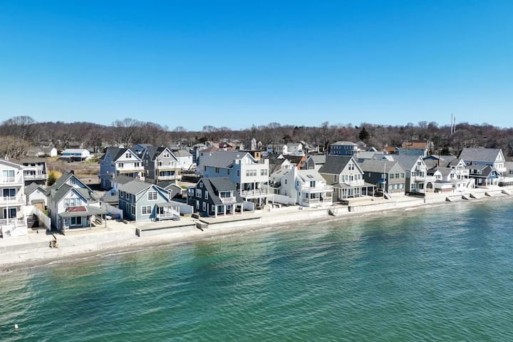 Spacious Group Beach Getaway - Two Adjacent Homes - Shelton