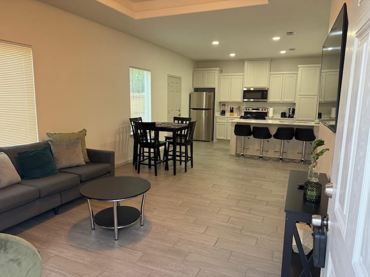 3 Bedroom Apartment In Edinburg, Tx - Edinburg, TX