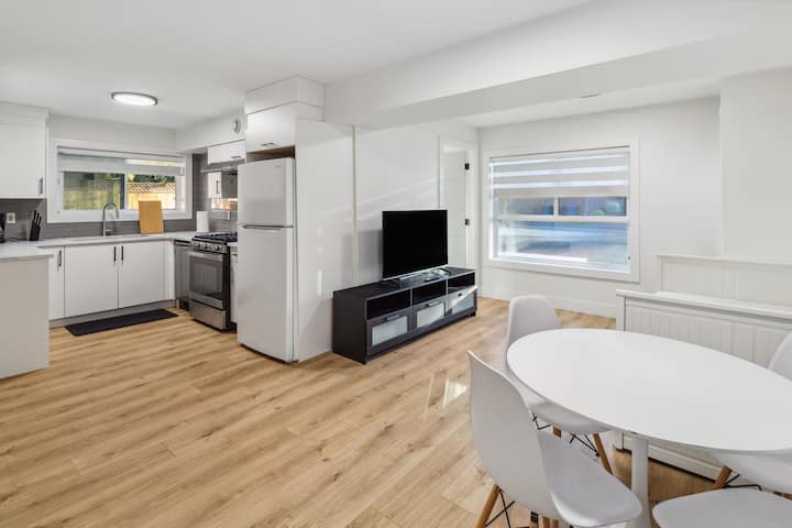2 Bedroom Suite Comfort & New - Langley, BC