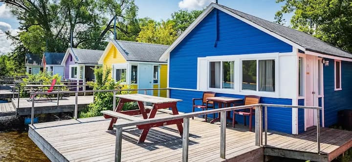 The Blue Cottage - Rosedale, ON, Canada