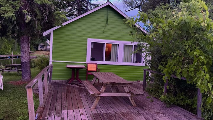 The Green Cottage - Kawartha Lakes