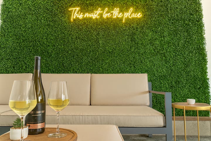 Bay View Craftsman With Hot Tub Oasis - Milwaukee, WI