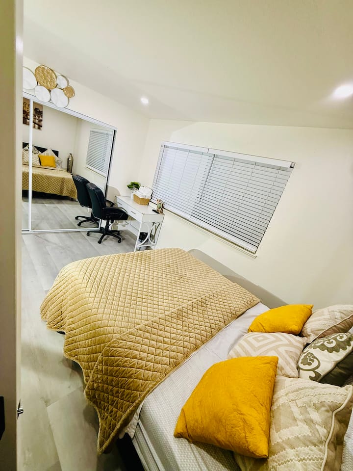 Fantastic Exec Room R- Shared Bath - San Jose, CA