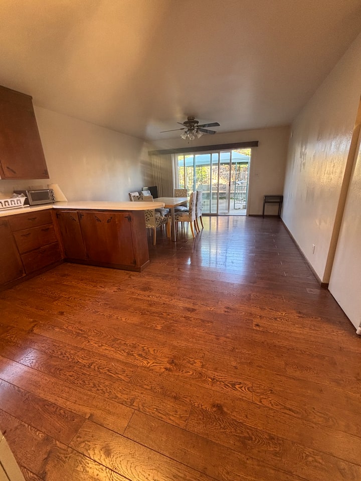 Classic & Cozy 3b2b In Castro Valley - Castro Valley, CA