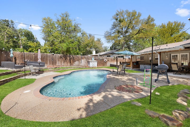 Dfw Mid-cities Oasis: Pool + Hot Tub+fire Pit - Bedford, TX