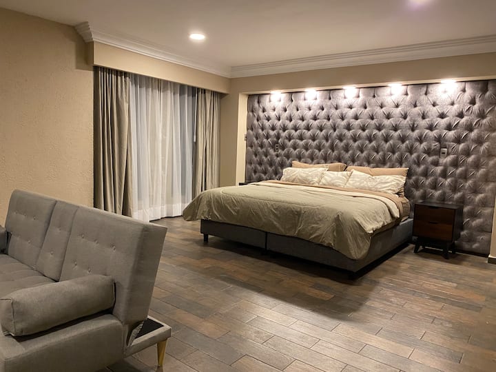 Hermosa Suite
Ideal Para Ocasiones Especiales - Metepec