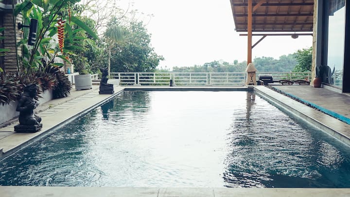 4br Hillside Villa For 12 | By Tomaru Villa - Mataram