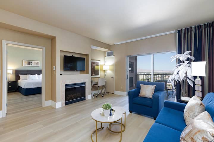 Las Vegas Strip Hotel Unit/sphere View - Las Vegas