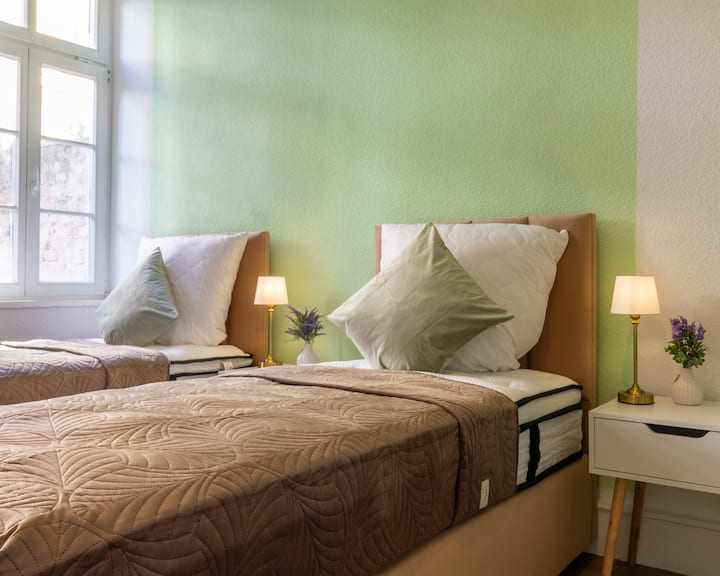 Home.on Wiesbaden, Gruppenreisen Mit Bequemen Bett - Sonnenberg