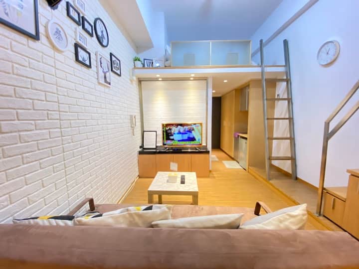 Ximending Vibrant Loft: Shop, Dine, Explore - Taipei