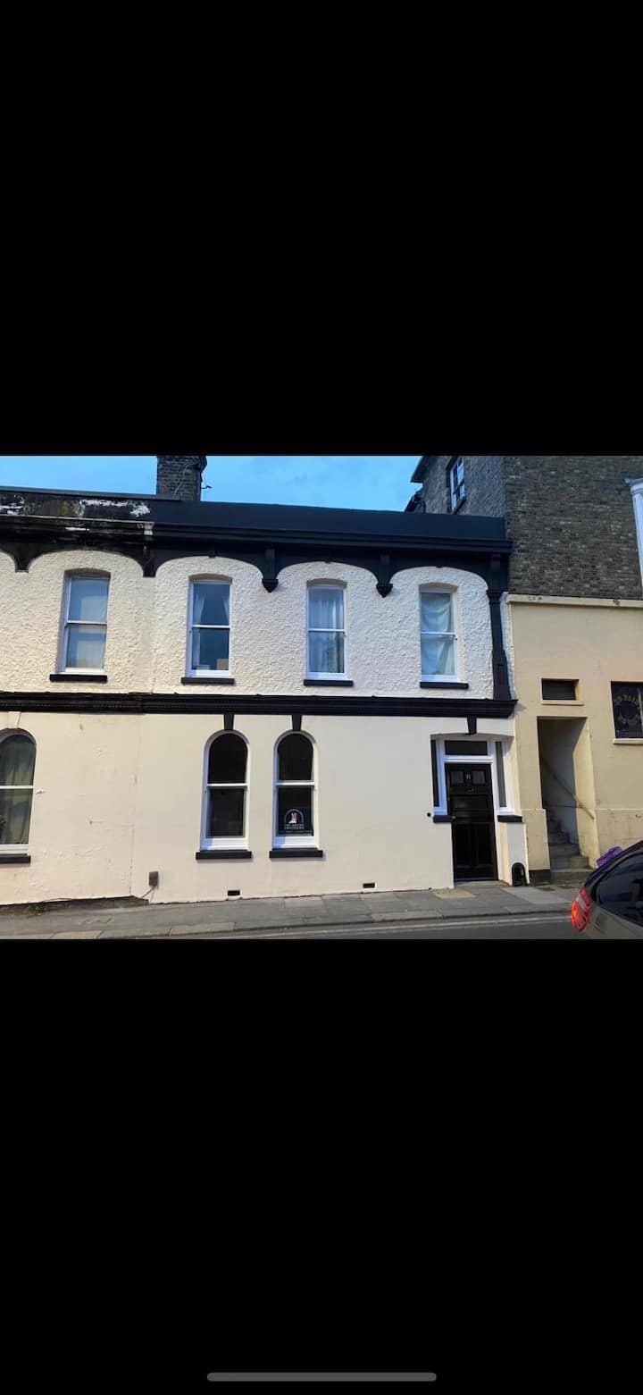 Dover Town House - ドーバー