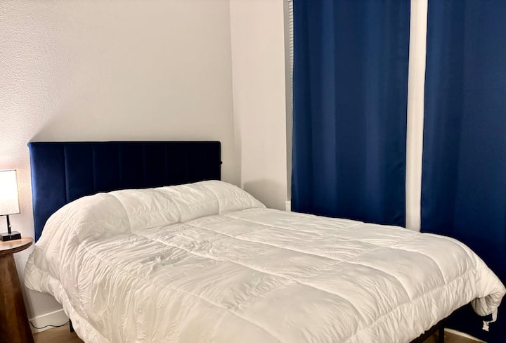 Mod Room / Private / 3.5 Mi Downtown - Dallas, TX