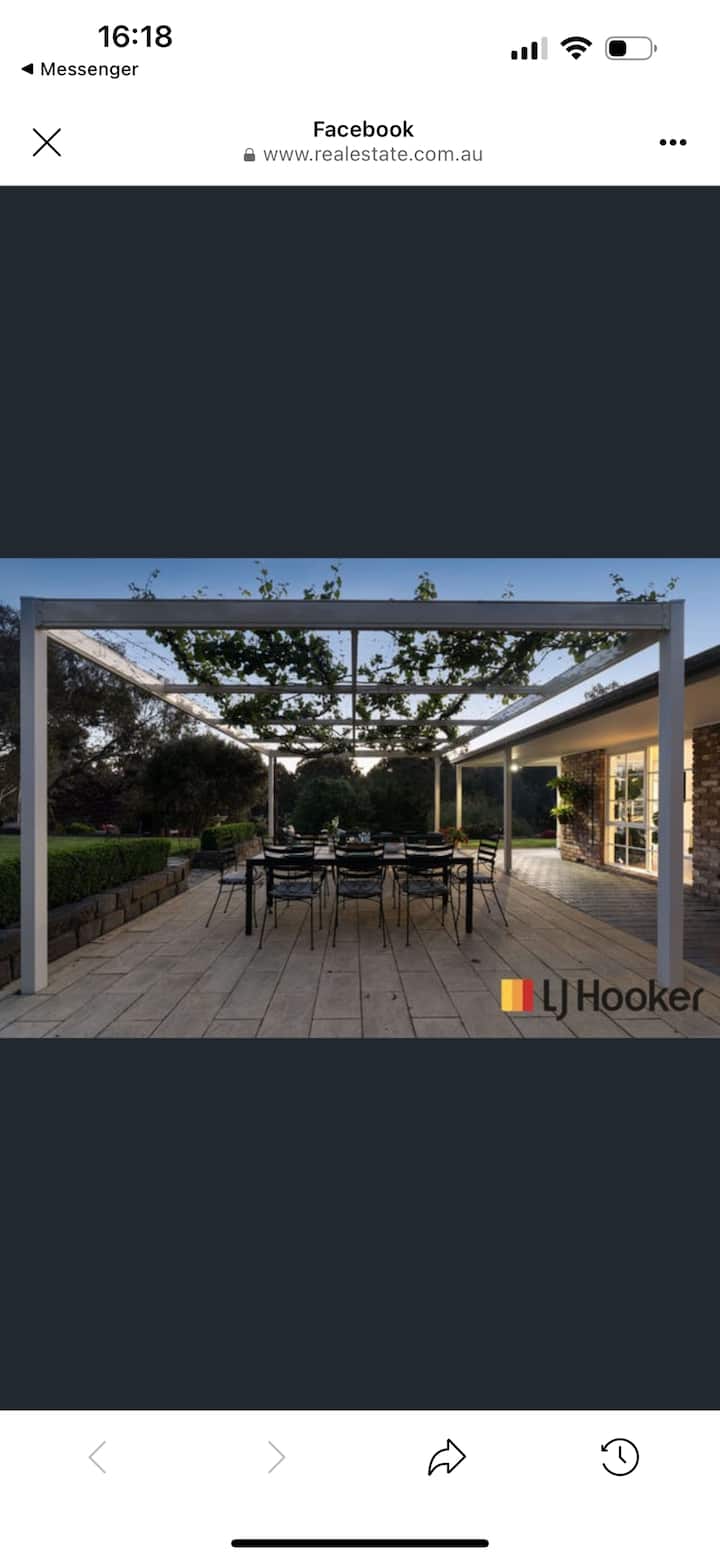 Spacious Family & Group Retreat - Sunbury