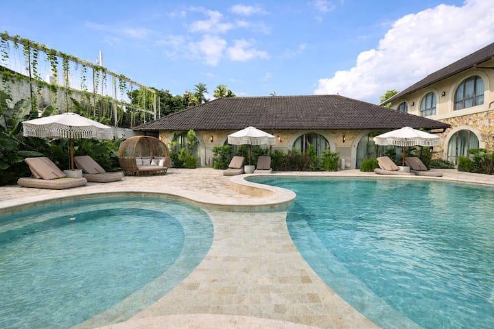 Boho Two-storey Flat Next To Sanur Beach W Bathtub - Sanur