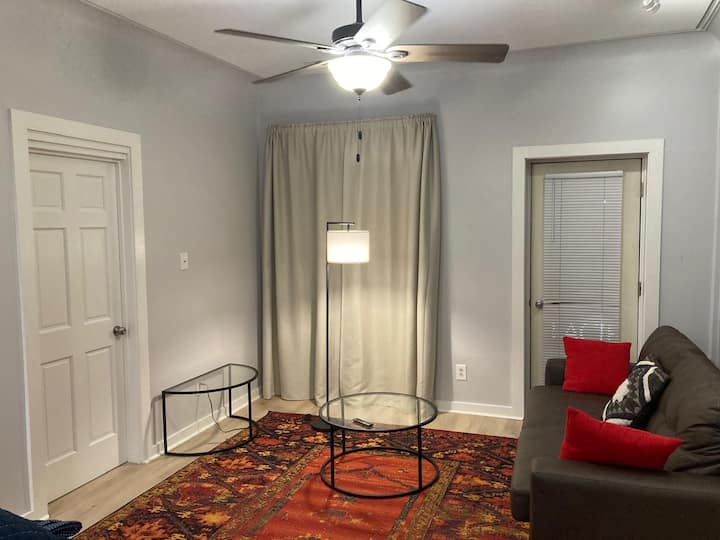 Wicker Park 1 Br Apartment - King Bed! - Chicago