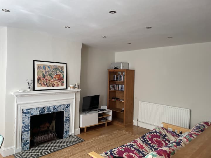 Two Bedroom Garden Flat In Kentish Town - Saint Pancras Station - London