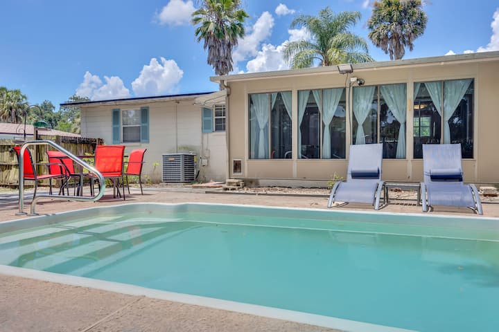 Stylish Leafy Heated Pool Retreat - Jacksonville