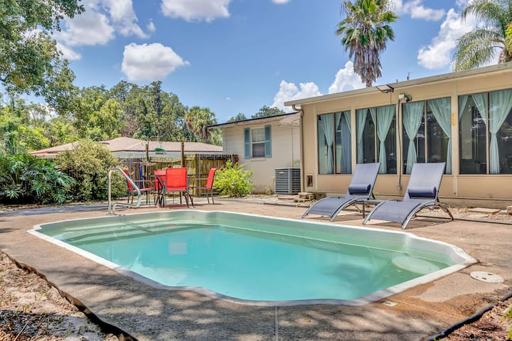 Stylish In-town Escape W/ Pool & Relaxing Vibe - Jacksonville