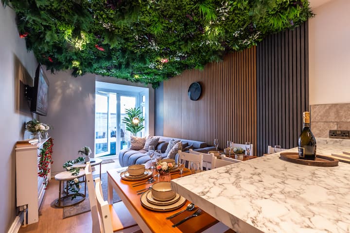 Open Mind Property - 5 Beds Hottub & Free Parking - Portsmouth