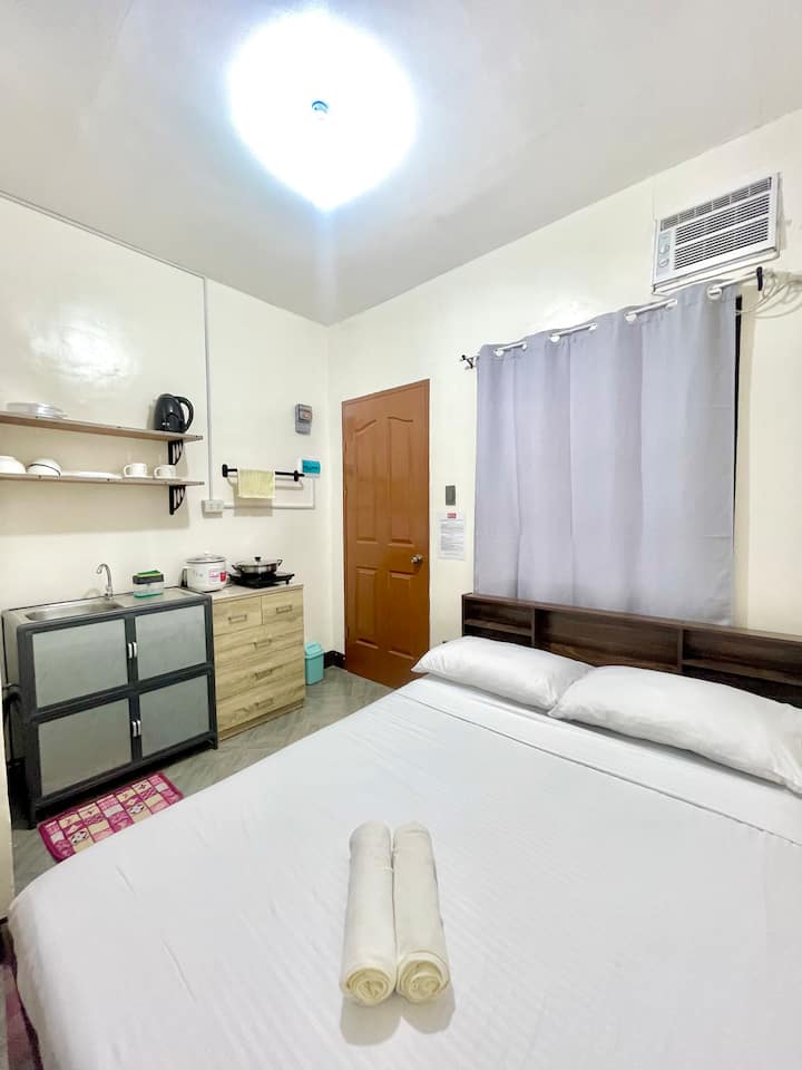 Pream's Homestay - Deluxe Room 2 - Iligan City