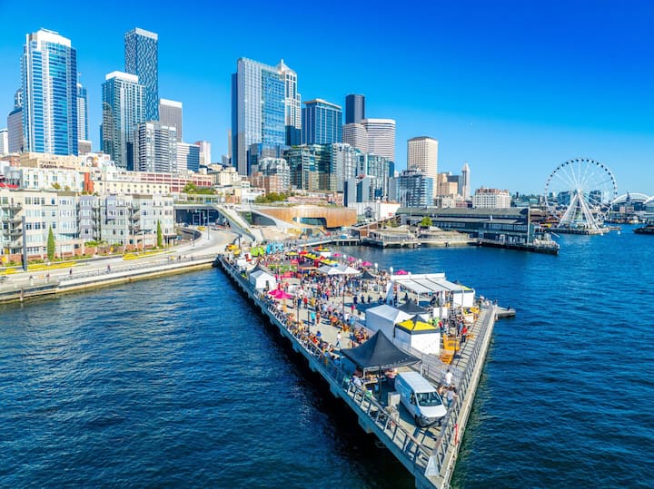 Luxury| Waterfront View| Free Parking| A+ Location - Seattle, WA