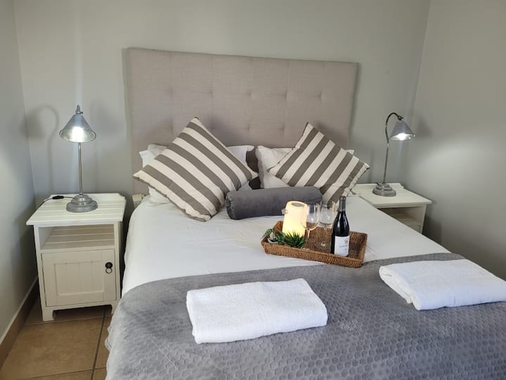 Langezandt Fishermans Village Get-away Cottage - L'Agulhas