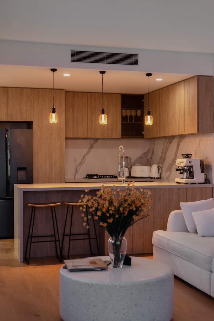 Modern 2 Br Apartment In The Heart Of Broadbeach - Broadbeach