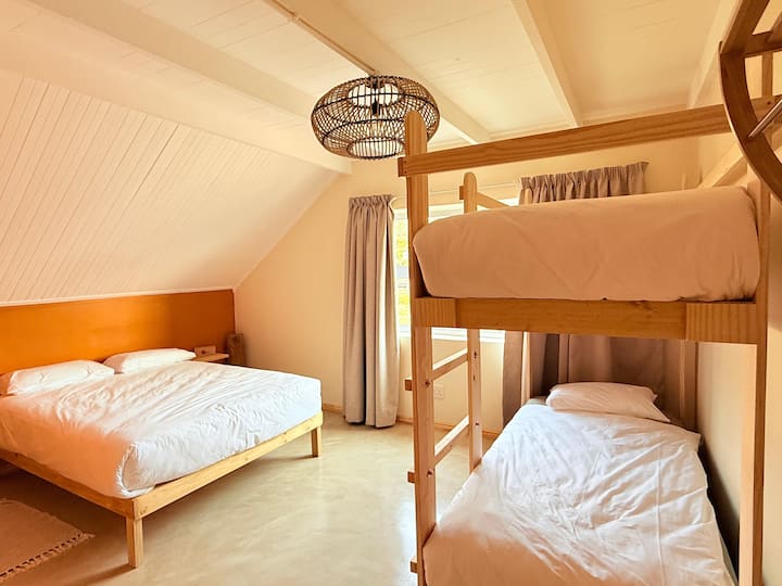 Maui Room - Pringle Bay