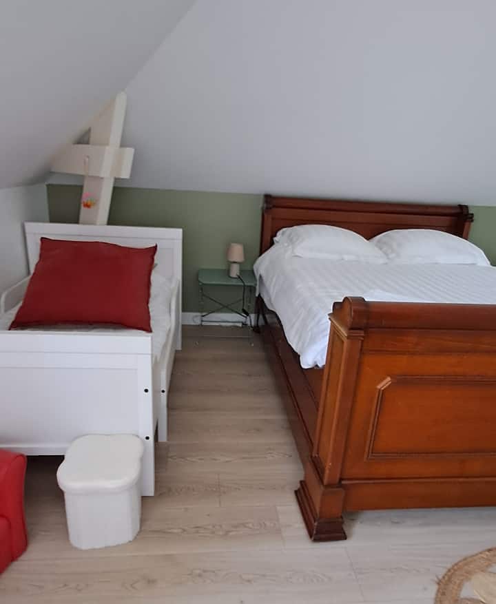 Jolie Chambre "Fouée" Dans Maison Avec Piscine - Angers