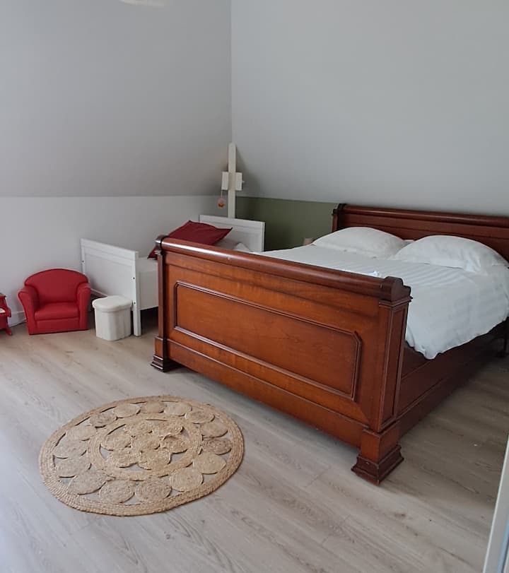 Jolie Chambre "Fouée" Dans Maison Avec Piscine - Angers