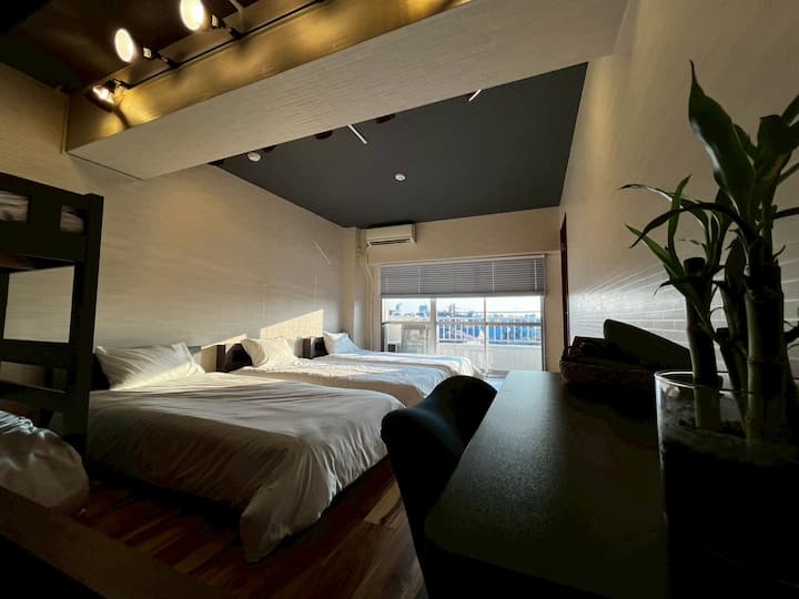 A Nostalgic Japanese Atmosphere In Shibuya - Shibuya