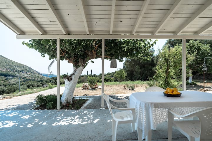 Iri's Place - Katelios