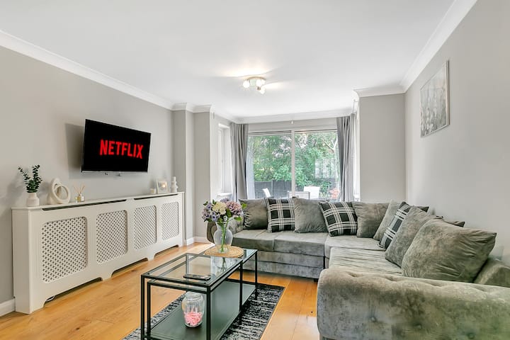 Contractor&relocation Stays With Fast Wifi Surrey - Woking