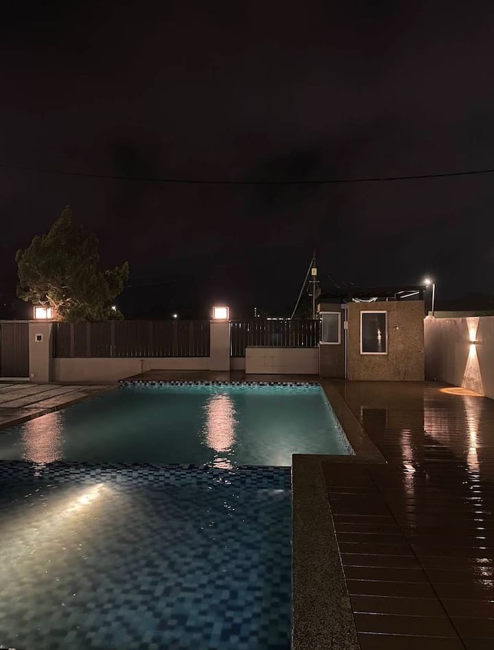 The Bentaraa - Serenity With A Poolside Retreat. - Muar