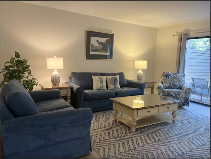 Charming Lagoon View Townhome Near Harbor Town - Daufuskie Island, SC