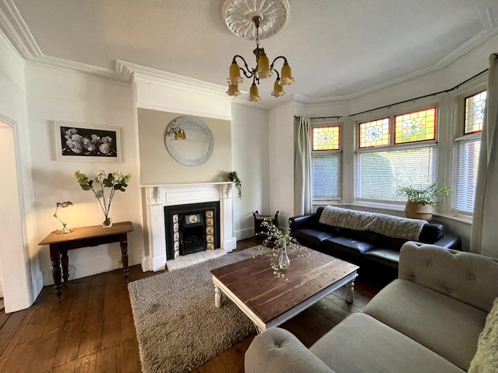 Fabulous Victorian  House Full Of Character - Aéroport de Manchester (MAN)