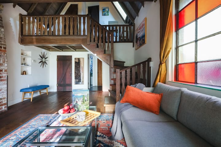 Historic Troll House | Grateful Dead • Pets - Berkeley, CA