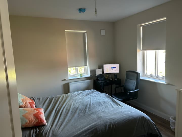 Modern Spacious Room In Quiet New Build - Celbridge