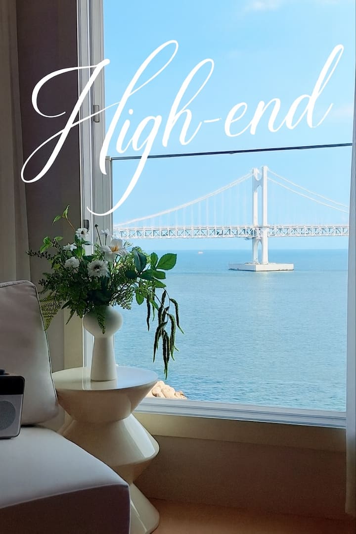 Newopen할인/광안대교오션뷰/ 짐보관/퀀침대3개/클린숙소/
20평대거실/
무료주차! - Busan