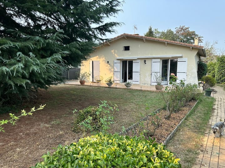 Cozy Home With A Large Garden And Near Vineyards - La Brède