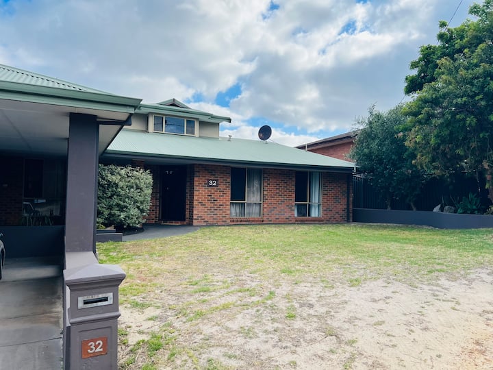 Full House Escape - Esperance