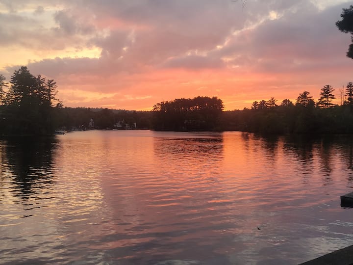 Cozy Lakeside Cottage - Canobie Lake Park, Salem