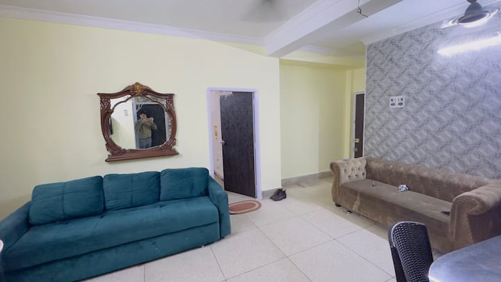 Cozy Calcutta Homestay Near Park Street - Kolkata